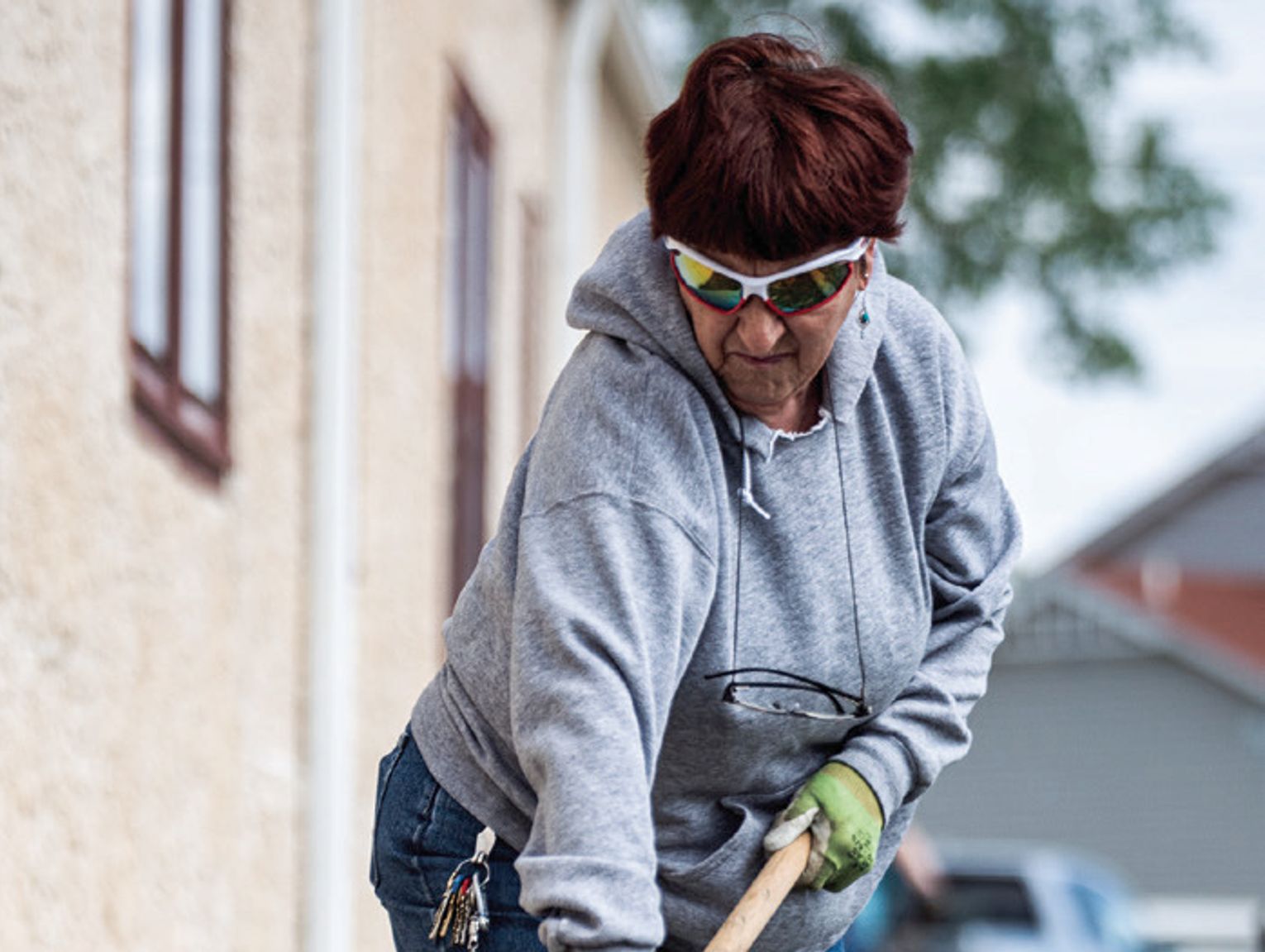 Volunteers spruce up Camp Douglas