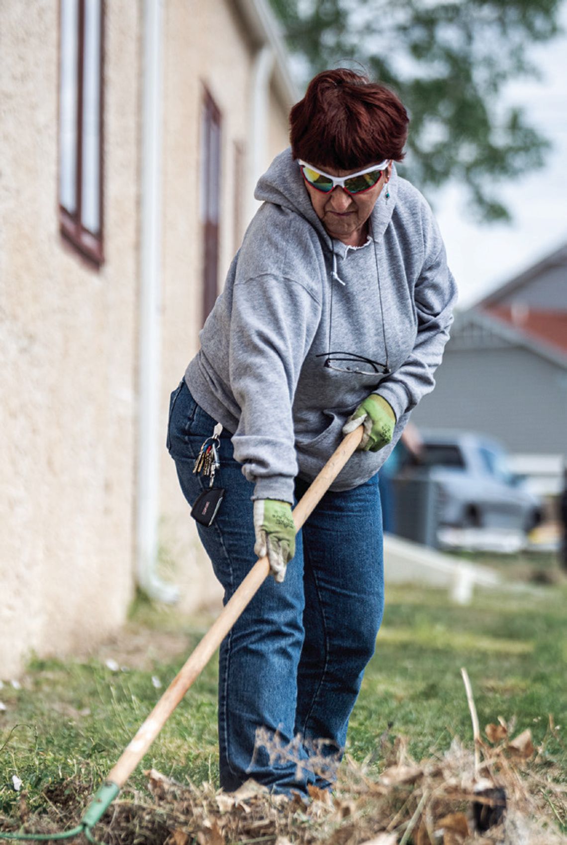 Volunteers spruce up Camp Douglas